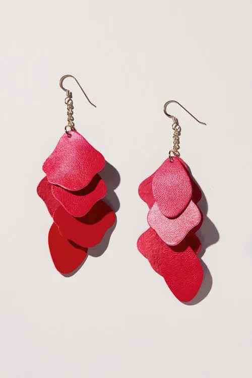 NICKEL & SUEDE Florence Dangle Earrings - Pomegranate / Gold Metal
