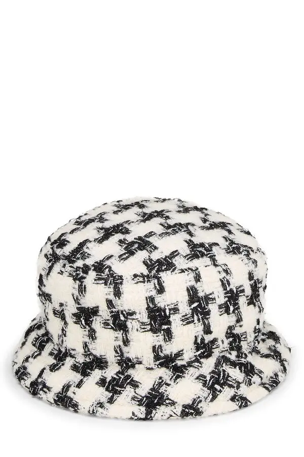 CHANEL シャネル Tweed Bucket Hat ツイード　バケハ Chanel Tweed Bucket Hat - Multi | Editorialist