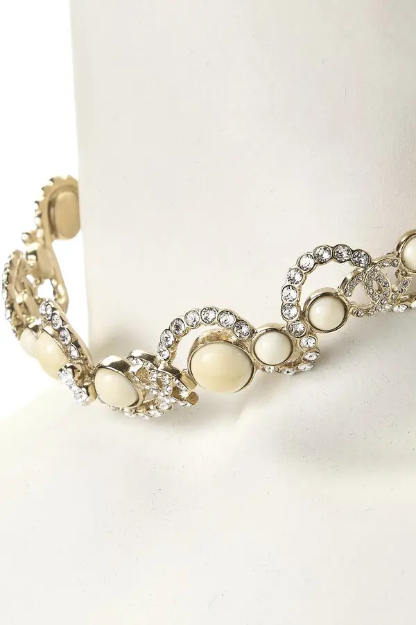 Chanel Crystal Cc Choker Necklace - Beige
