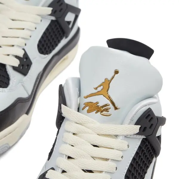 JORDAN 4 Retro Sneakers