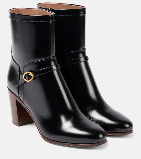 Valentino Garavani Pattie 75 Leather Ankle Boots - Black