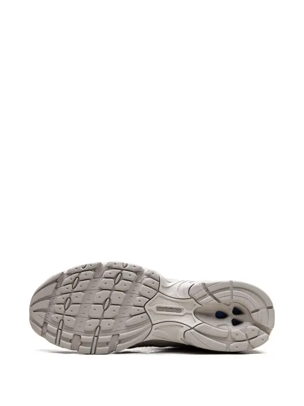 NEW BALANCE 530 Sneakers - Neutrals