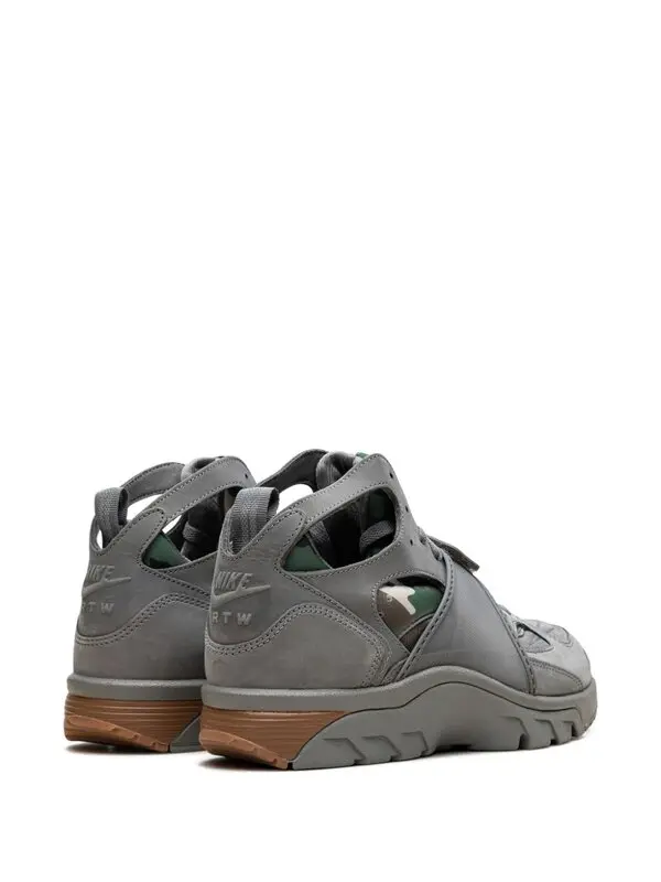 Nike X Corteiz Air Trainer Huarache Gully Sneakers - Grey