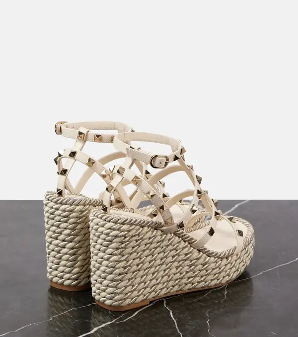 Valentino Garavani Rockstud Torchon 95 Espadrille Wedges - White