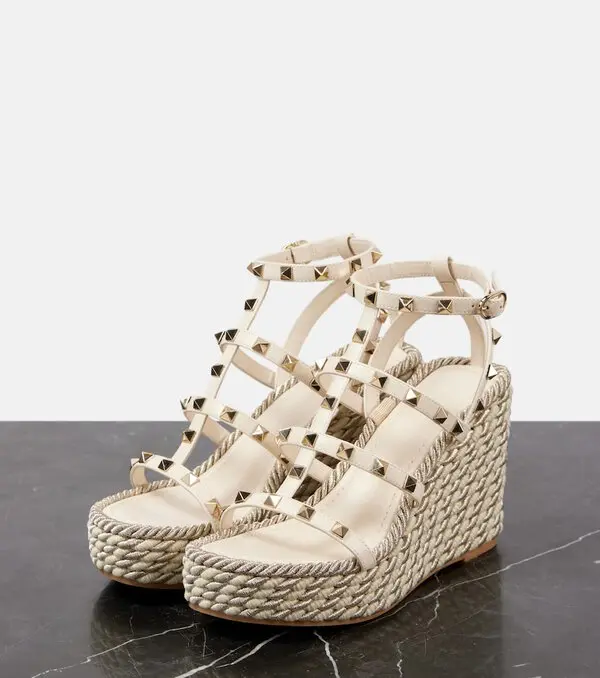 Valentino Garavani Rockstud Torchon 95 Espadrille Wedges - White