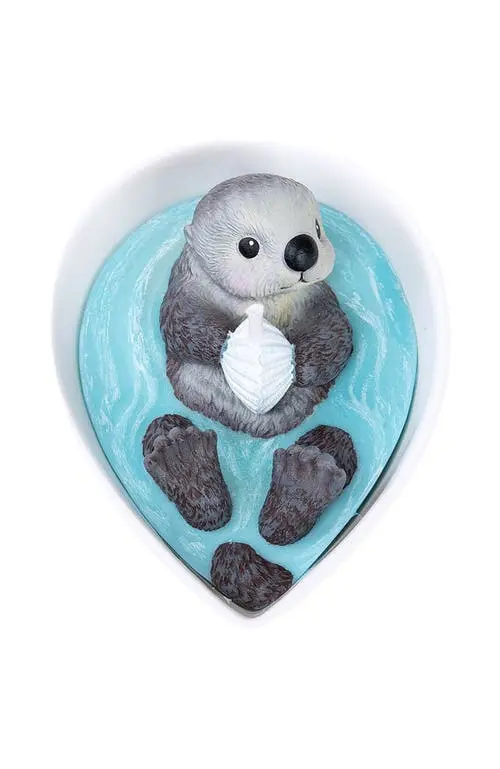 SOUTHLAKE GIFTS Sea Otter Candle - White
