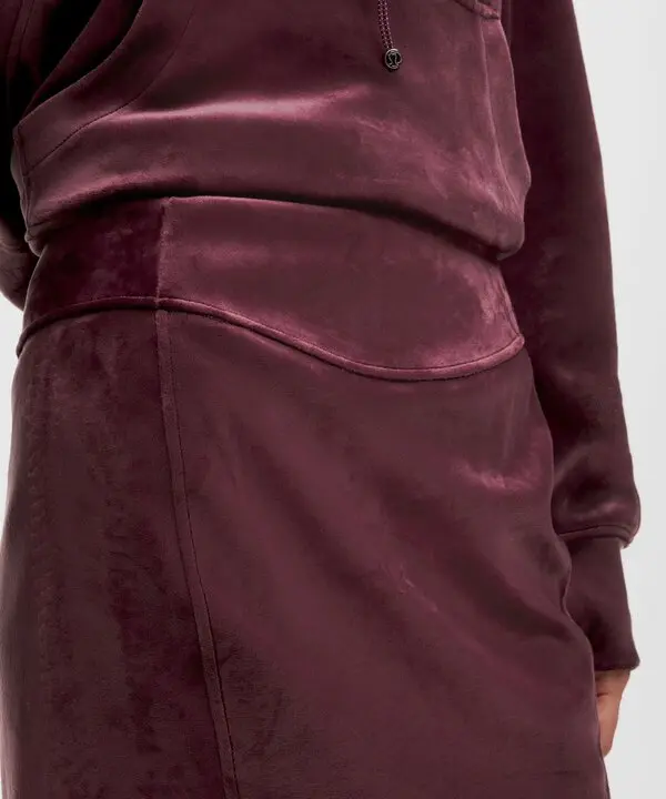 Lululemon Scuba Mid-rise Mini Skirt - Garnet