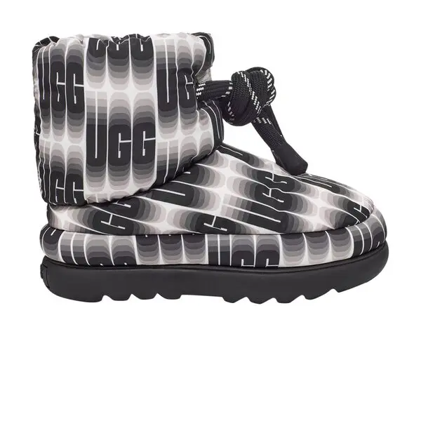 UGG Classic Maxi Wavelength Short Boot - Black