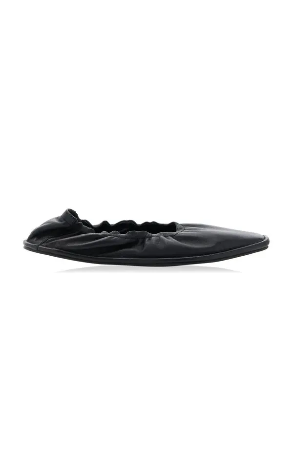 ST. AGNI Gathered Leather Ballet Flats