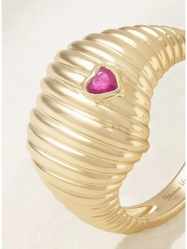 Yvonne Léon Chevaliere Berlingot 9-karat Ruby Signet Ring