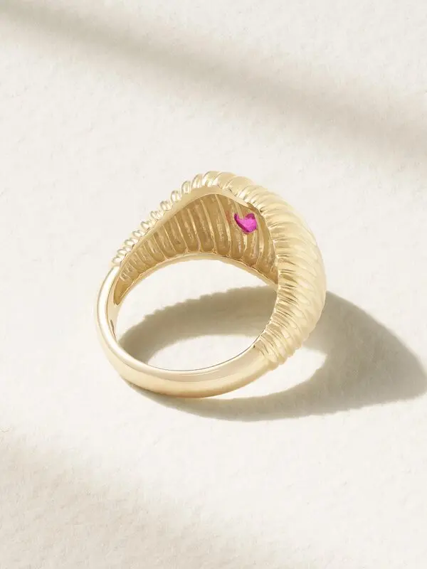 Yvonne Léon Chevaliere Berlingot 9-karat Ruby Signet Ring