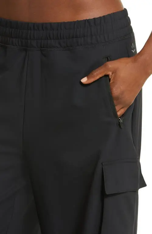 Beyond Yoga City Chic Cargo Pants - Black