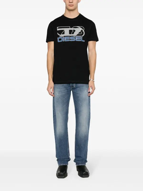 DIESEL® 1985 Larkee 09i16 Straight Jeans