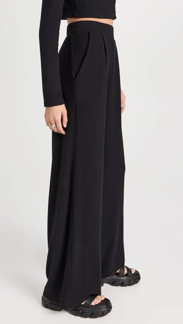 LESET Lauren Pleated Pants - Black