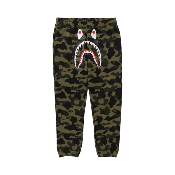 A BATHING APE 1st Camo Shark Sweatpants - Green