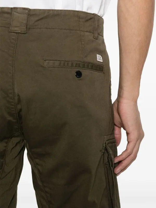 C.P. COMPANY Lens-detail Cargo Shorts - Green