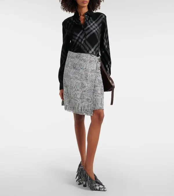 Burberry Sweep 100 Fringed Wool Pumps