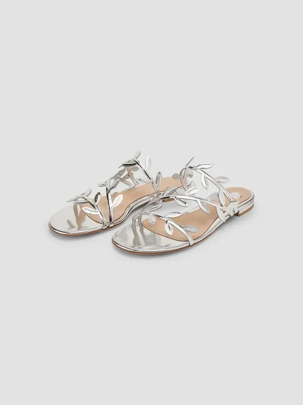 GIANVITO ROSSI Flavia Metallic Leather Flat Sandals - Silver