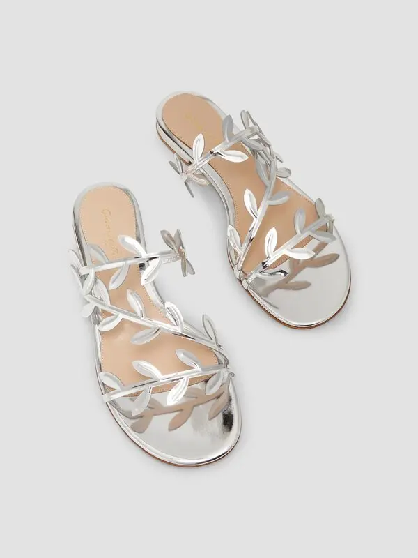 GIANVITO ROSSI Flavia Metallic Leather Flat Sandals - Silver