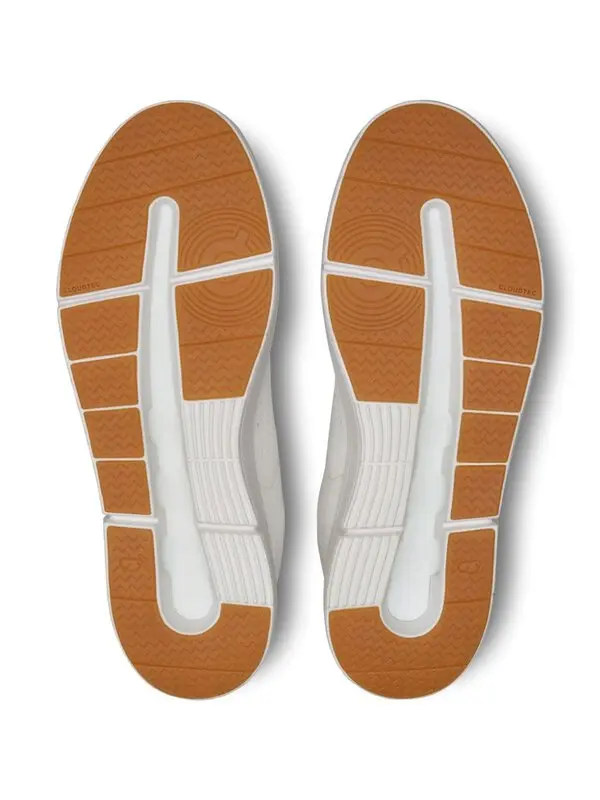 On The Roger Centre Court Sneakers