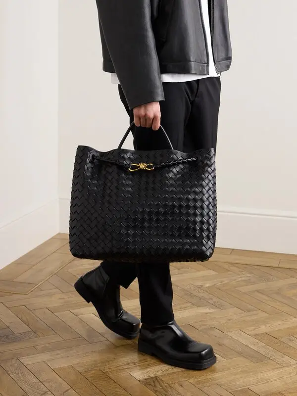 Bottega Veneta Large Andiamo Intrecciato Leather Messenger Bag - Black