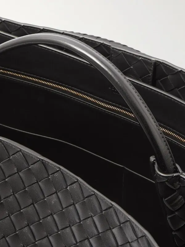 Bottega Veneta Large Andiamo Intrecciato Leather Messenger Bag - Black