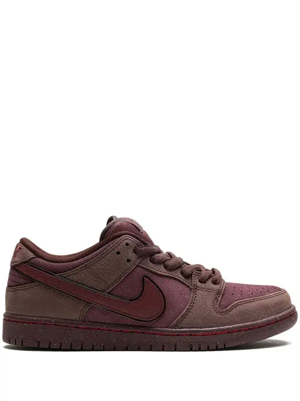Nike Sb Dunk Low City Of Love Sneakers - Red