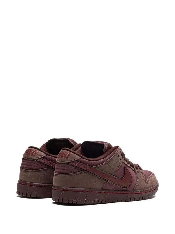 Nike Sb Dunk Low City Of Love Sneakers - Red