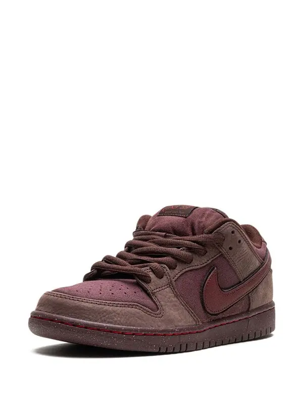Nike Sb Dunk Low City Of Love Sneakers - Red