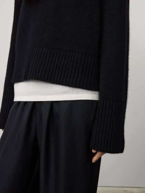 LISA YANG Sony Crewneck Cashmere Sweater - Black