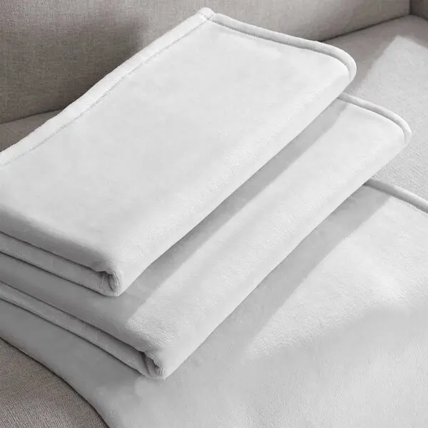 Calvin Klein Core Plush Solid Bed Blanket - Light Grey