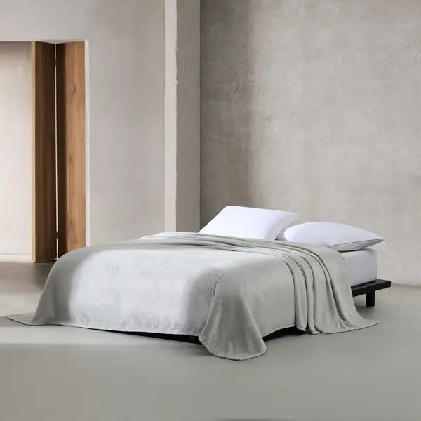 Calvin Klein Core Plush Solid Bed Blanket - Light Grey