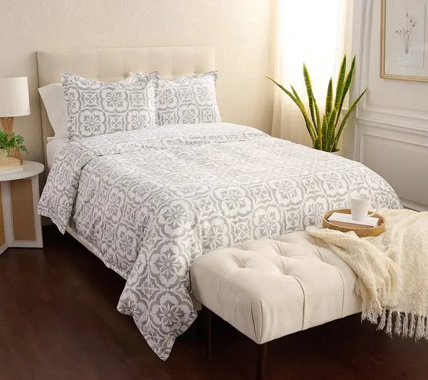 NORTHERN NIGHTS Wrinkle Defense Duvet Cover & Sham Set- Queen - One-color