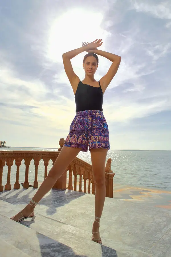 MARIE OLIVER Monte Short