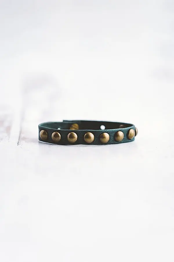 GIVING BRACELETS Antique Brass Dotty Bracelet - Blue Spruce