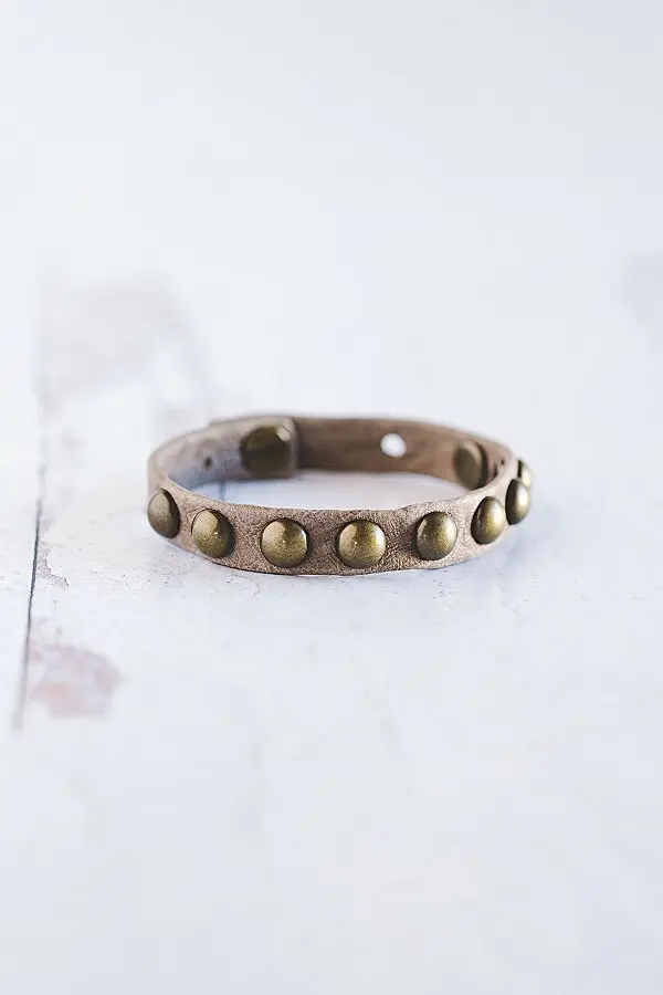 GIVING BRACELETS Antique Brass Dotty Bracelet - Light Grey