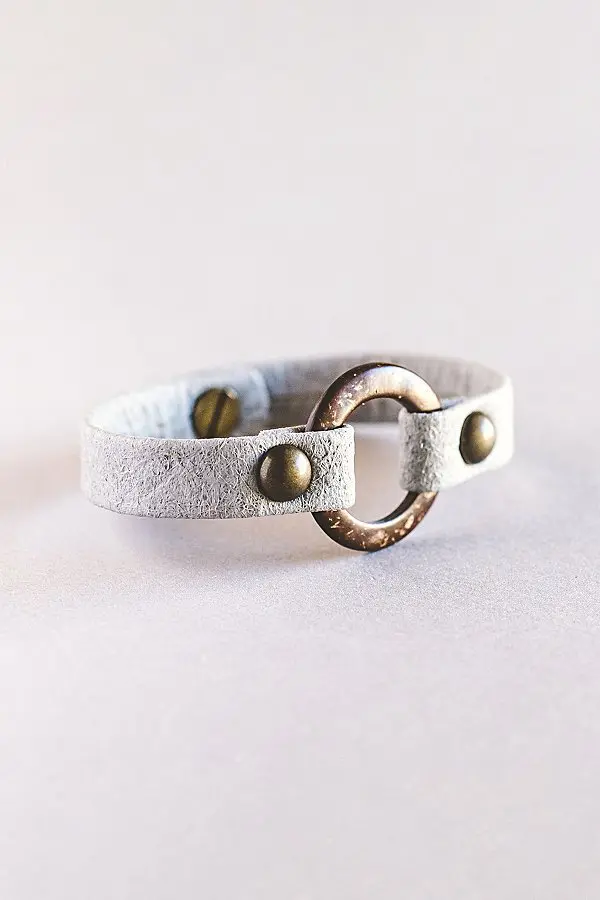GIVING BRACELETS Circle Of Love Vegan Bracelet - Grey