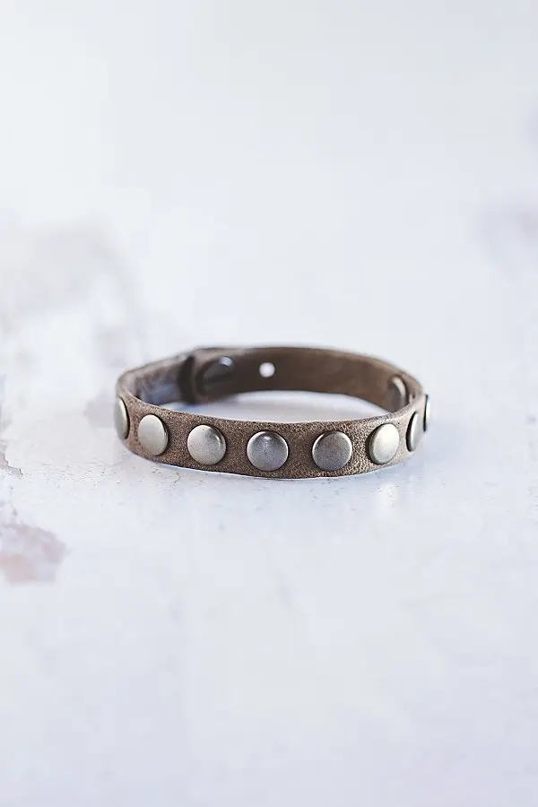 GIVING BRACELETS Brushed Silver Tribe Leather Bracelet - Light Grey