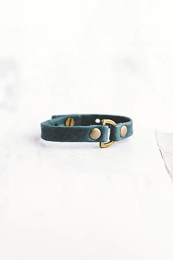GIVING BRACELETS Do Good Leather Bracelet - Blue Spruce