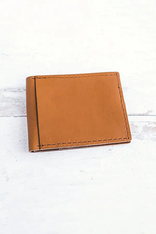 GIVING BRACELETS Leather Bifold Wallet - Tan