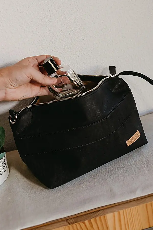 TIRADIA CORK Room For Two Dopp Kit - Black
