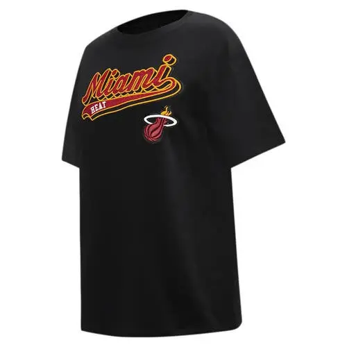 PRO STANDARD Miami Heat Script Boyfriend T-shirt