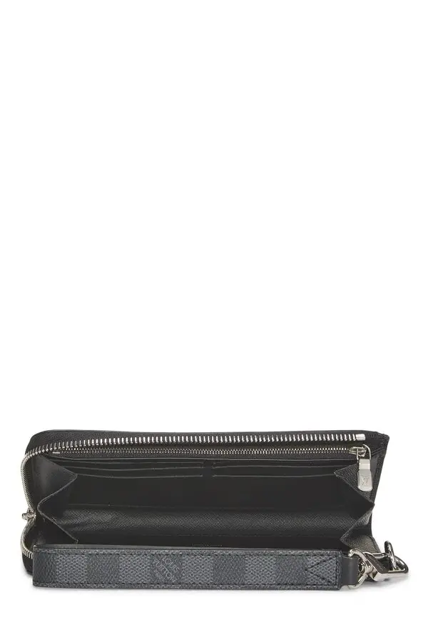 LOUIS VUITTON Damier Graphite Zippy Dragonne