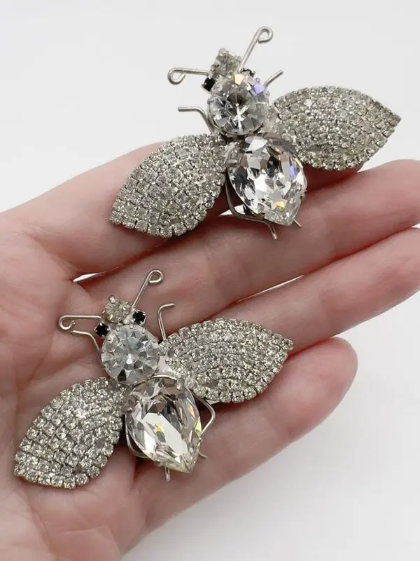 JENNIFER GIBSON JEWELLERY Vintage Crystal Bee Clip-on Earrings