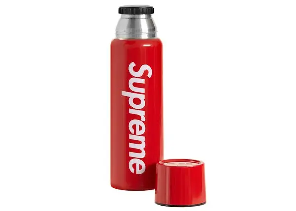 Supreme Sigg Vacuum Insulated 0.75l Bottle - Red