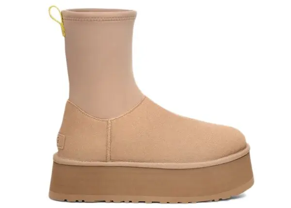 UGG Classic Dipper Boot - Sand