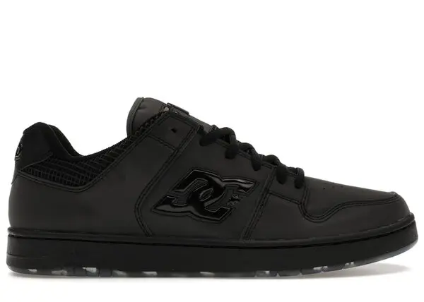DC SHOES Low Top Sneakers - Black
