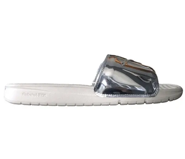 Nike Benassi Solarsoft Slides