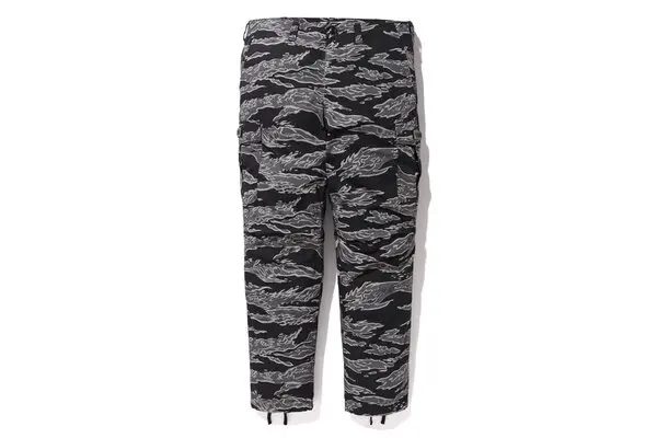 A BATHING APE X Undefeated 6 Pocket Pants - Black