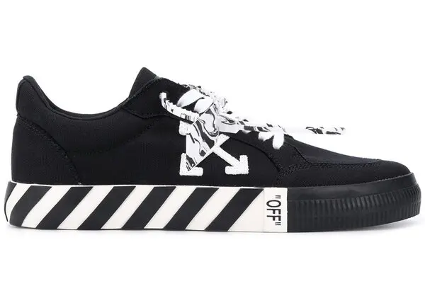 Off-White Logo Patch Low-top Sneaker - Black